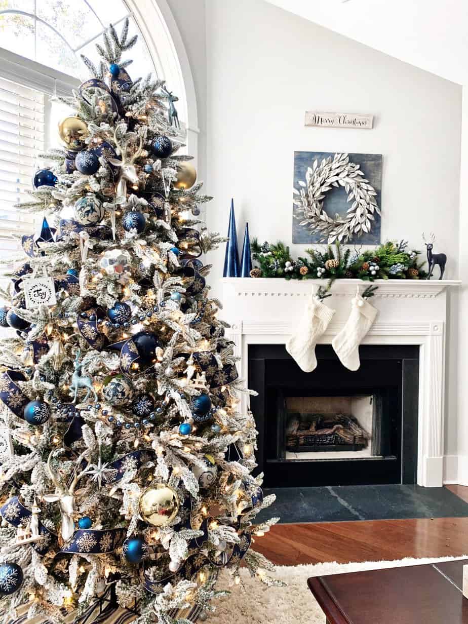 21 Beautiful Blue and White Christmas Tree Decor Ideas
